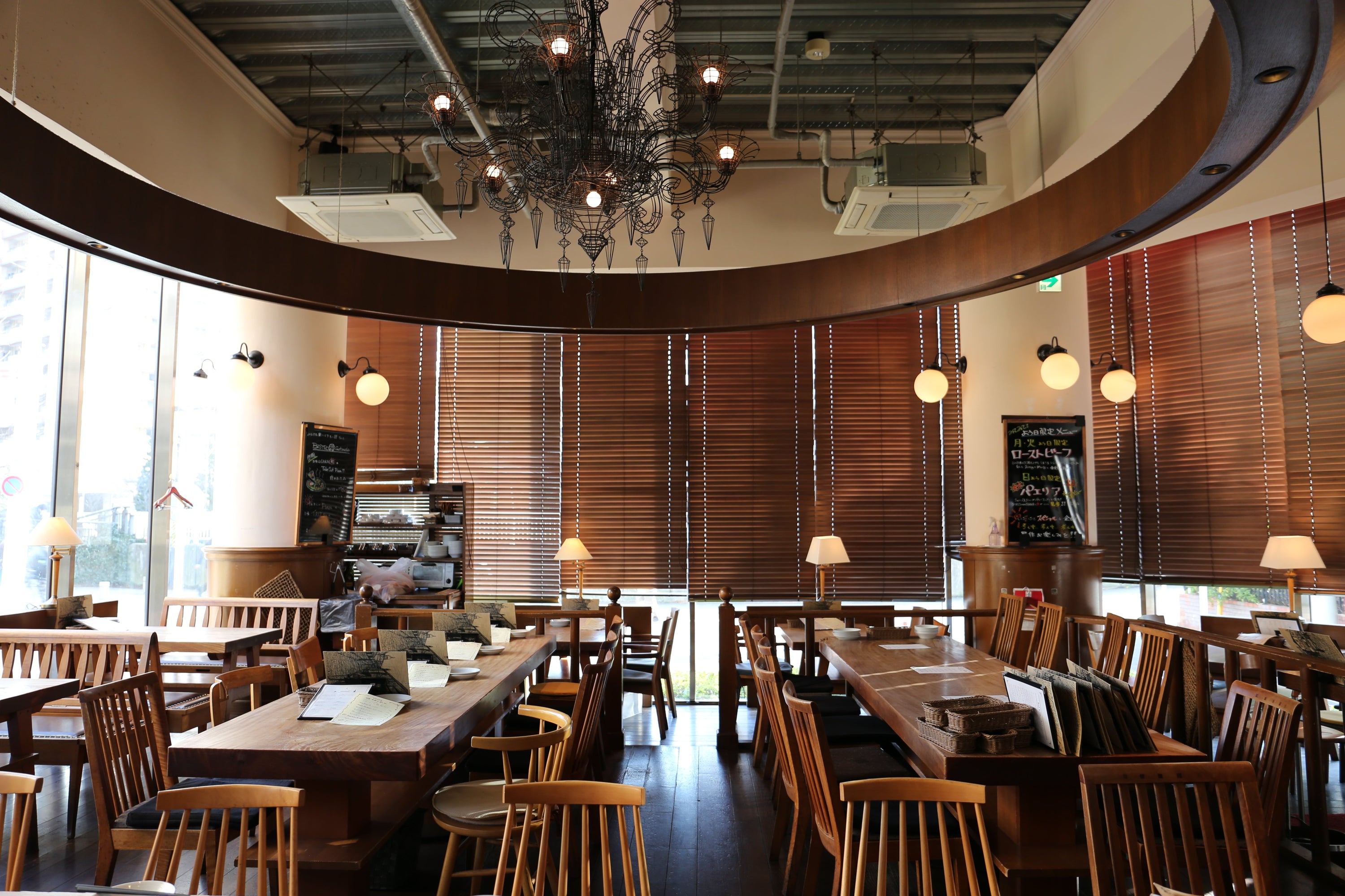 びすとろ UOKIN 五反田店 – 株式会社魚金